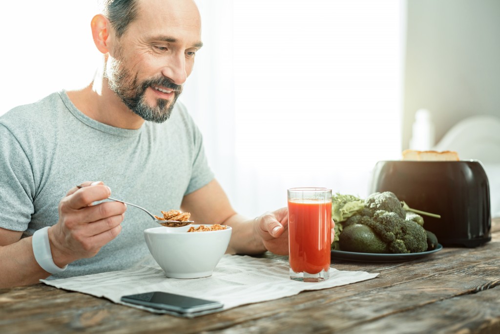 5 Ways Families Can Help Bulimic People - Iggy Planet